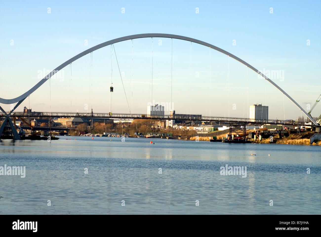 Infinity bridge river not singapore hi-res stock photography and images ...