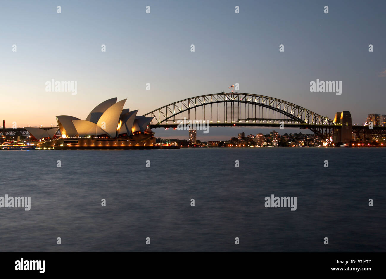 Sydney opera house lit up hi-res stock photography and images - Alamy