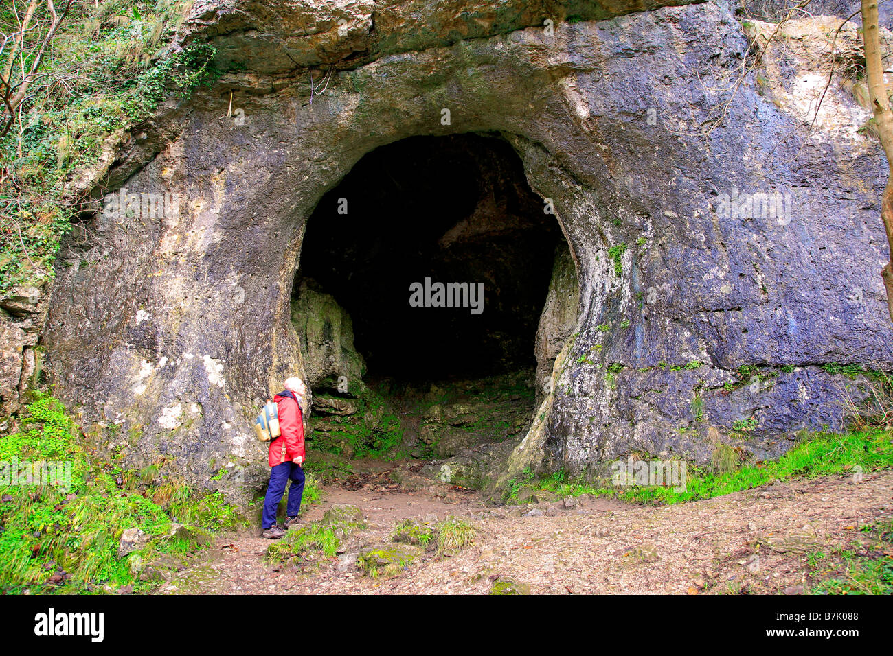 Dovedale cave hi-res stock photography and images - Alamy