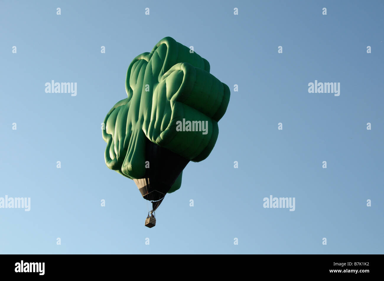 Hot air balloons afloat hi-res stock photography and images - Alamy