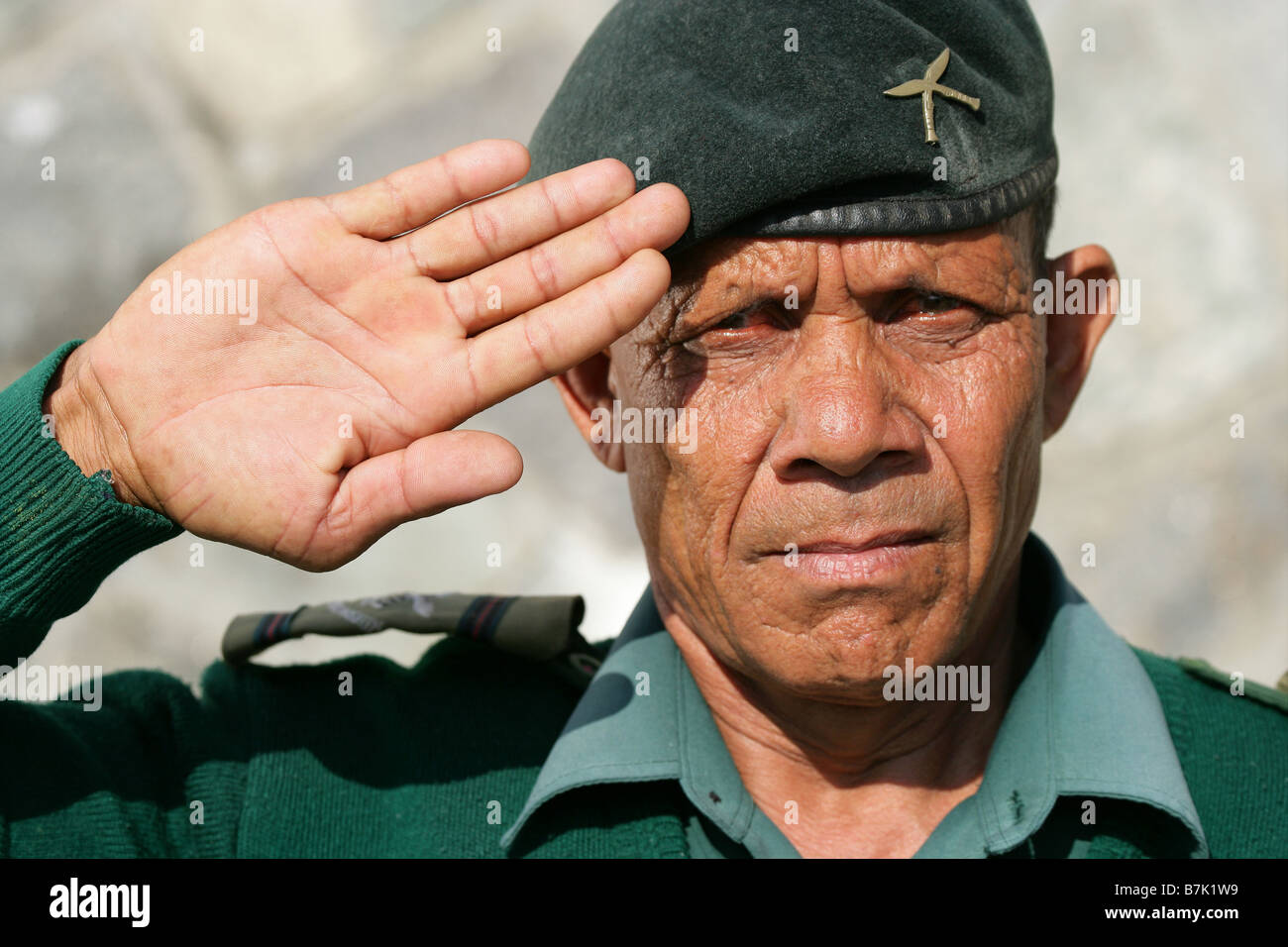 “Retired Indian Gurkha saluting” Stock Photo - Alamy “Retired Indian Gurkha saluting” Stock Photo - Alamy