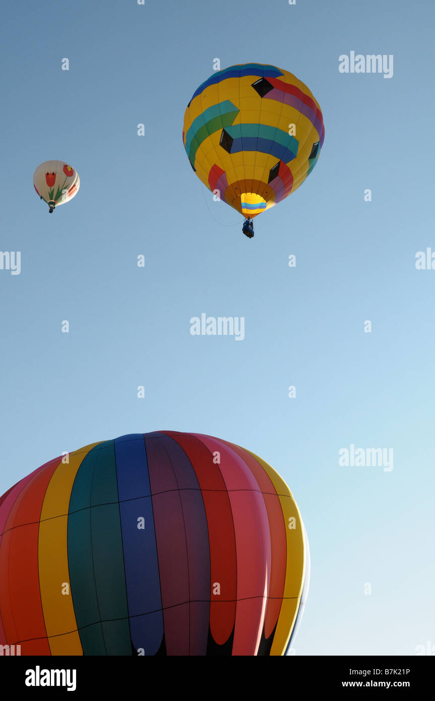 Hot air balloons afloat hi-res stock photography and images - Alamy