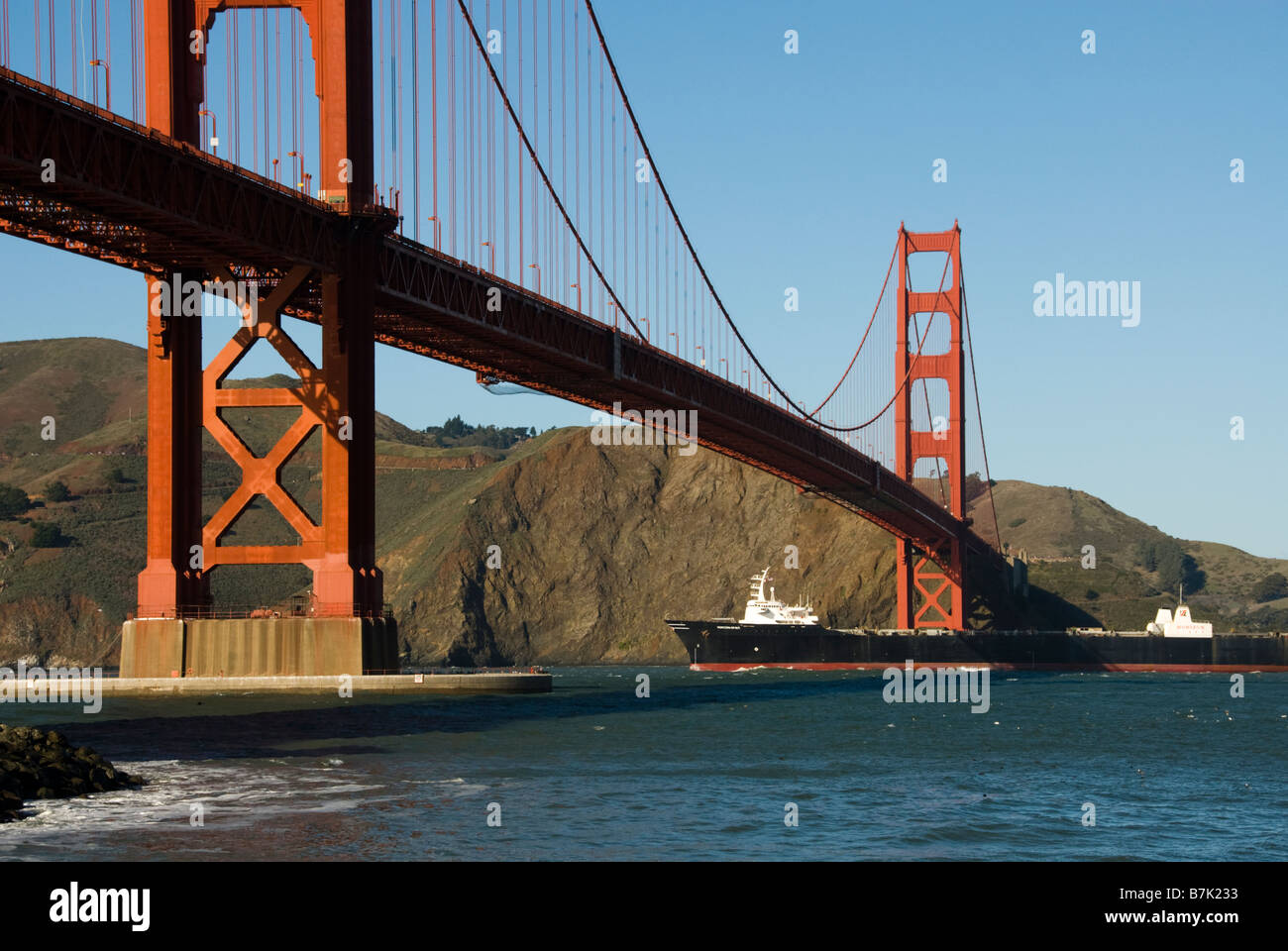 Container ship golden gate bridge hi-res stock photography and images ...