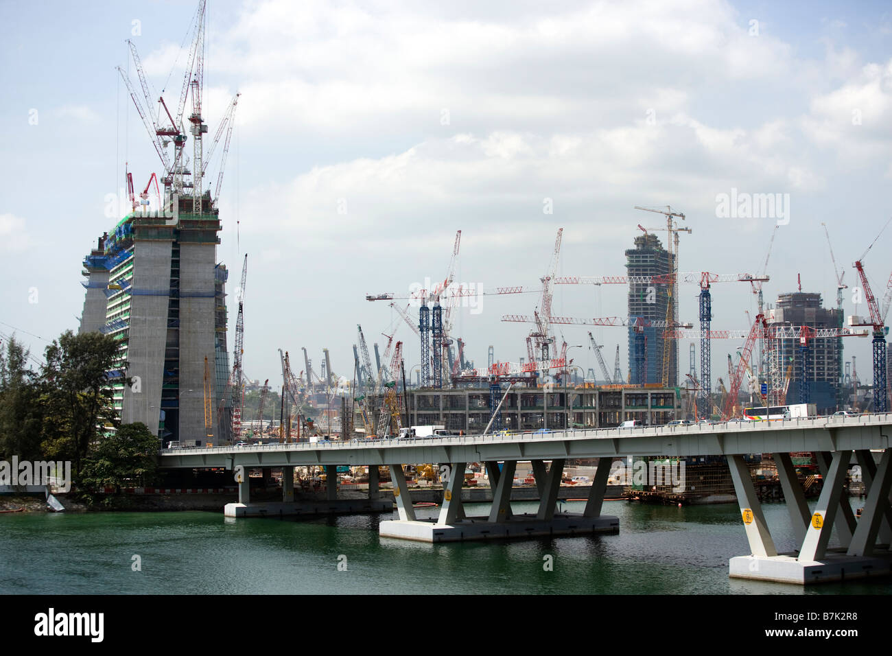 Marina bay sands construction site hi-res stock photography and images ...
