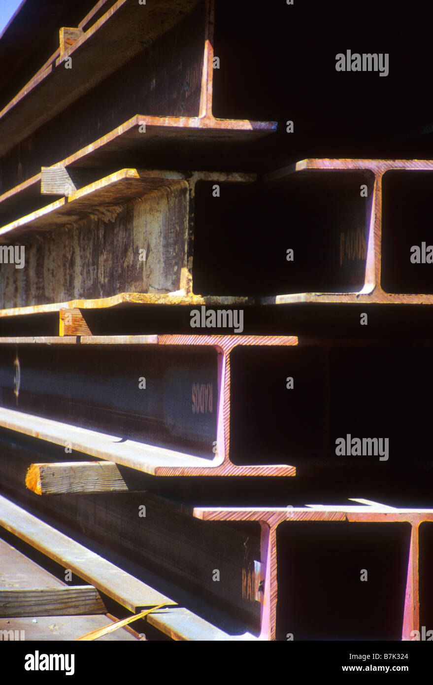 Steel girder girders hi-res stock photography and images - Alamy