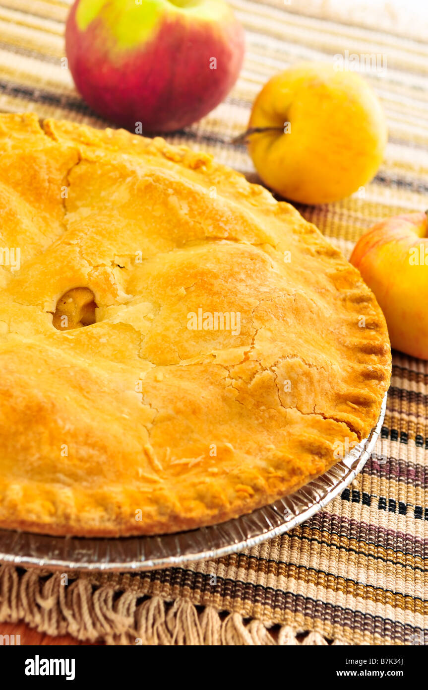 Golden crust apple pie hi-res stock photography and images - Alamy