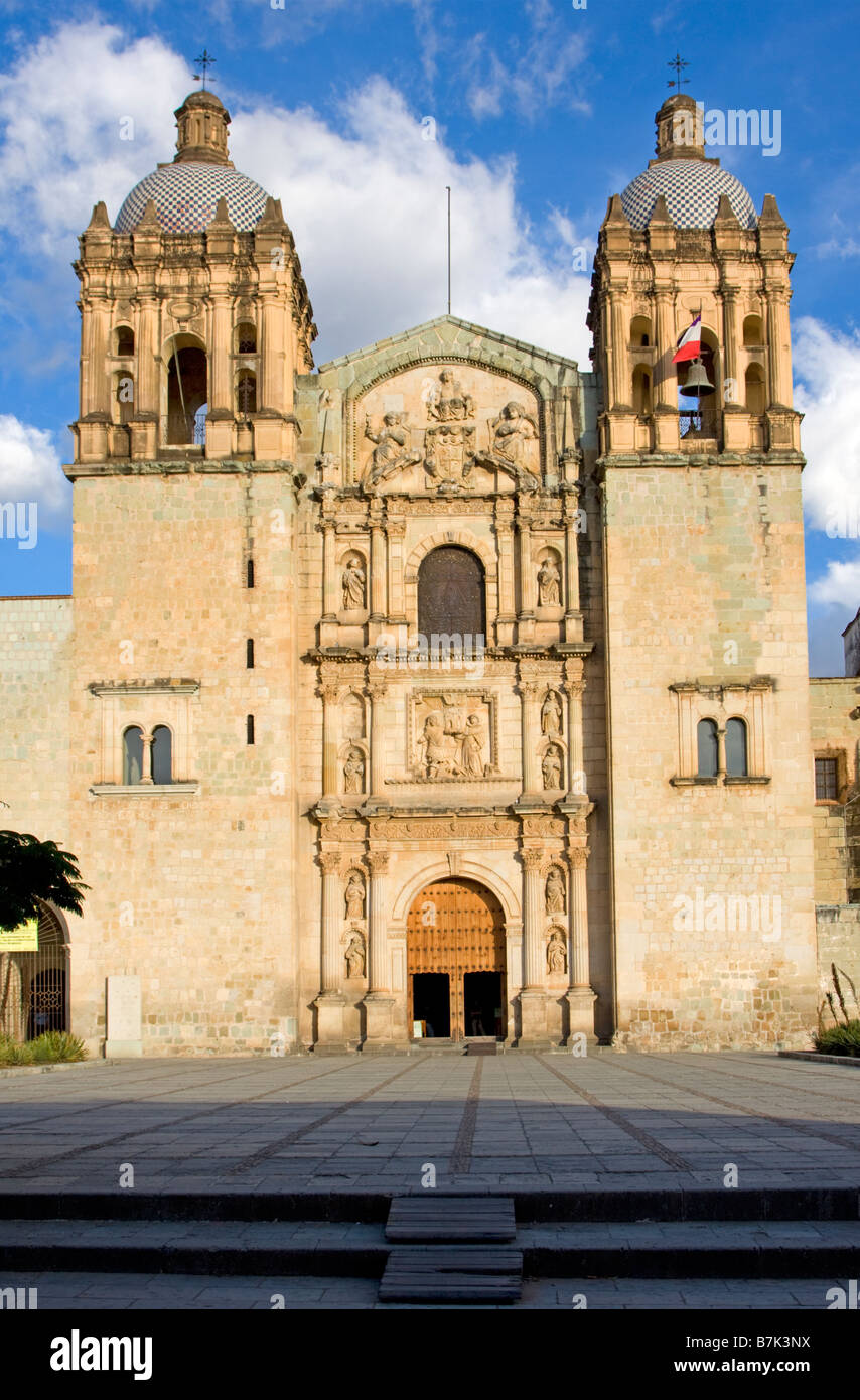 Oaxaca church of santo domingo hi-res stock photography and images - Alamy