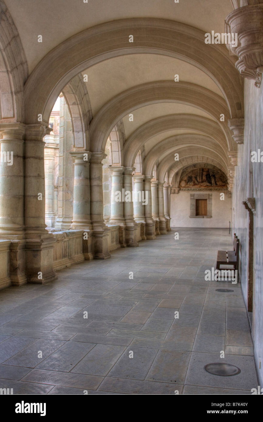 Courtyard corridor hi-res stock photography and images - Alamy