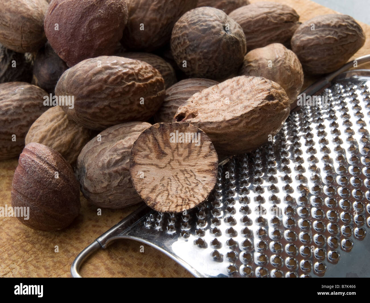 Nutmeg grater hi-res stock photography and images - Alamy