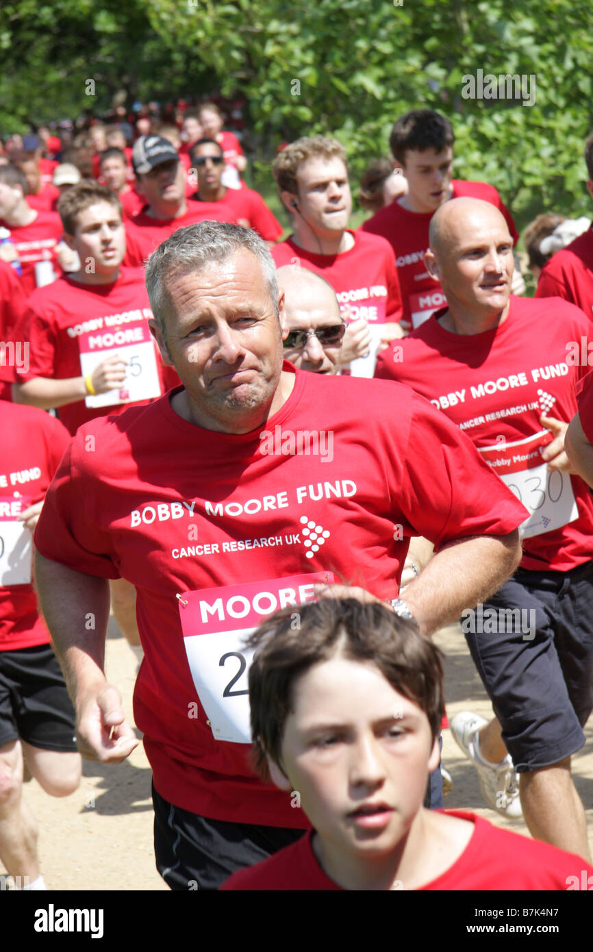 Runners at the Run for Moore charity event in Oxford 2008 Stock Photo ...