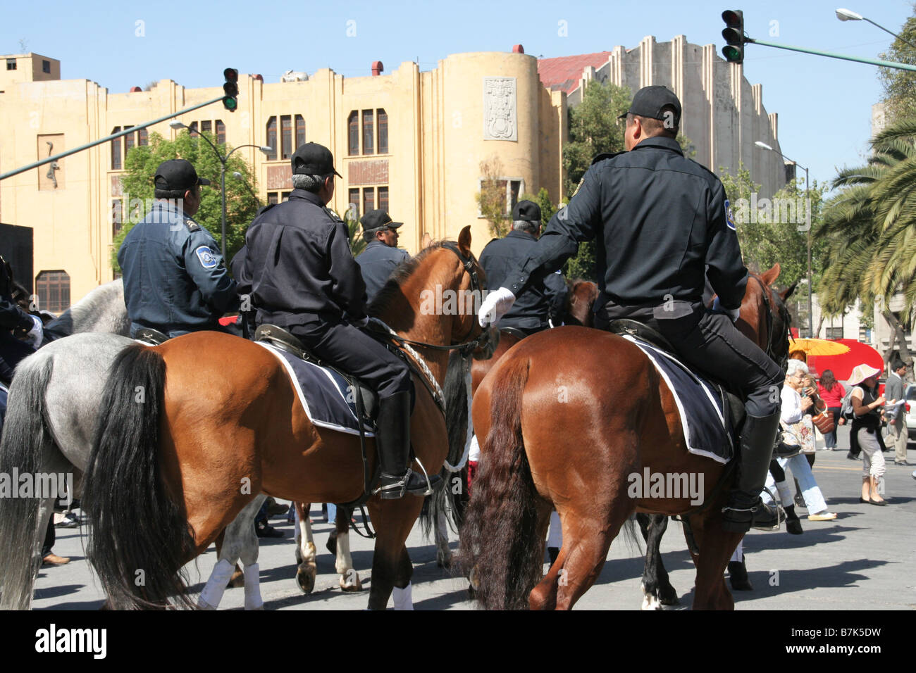 Police animal america hi-res stock photography and images - Alamy