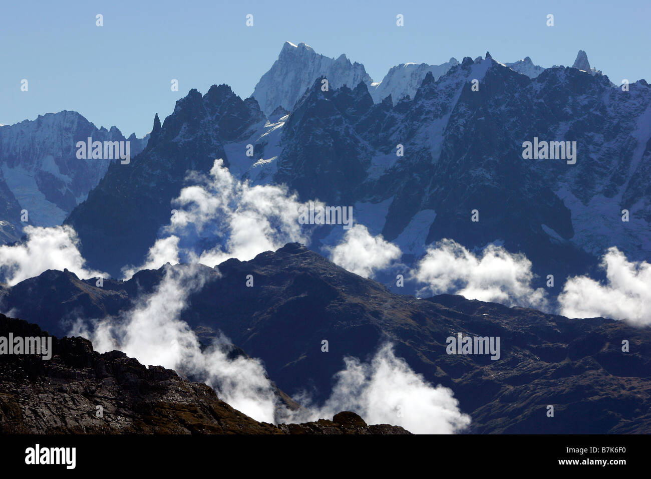 Aiguilles de chamonix hi-res stock photography and images - Alamy