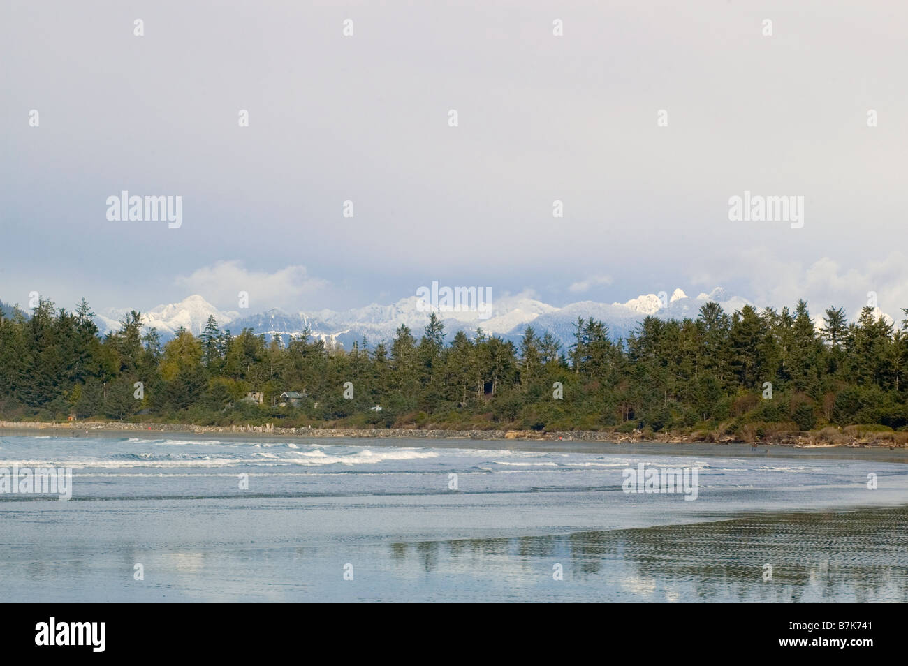 Vancouver island mountain ranges hi-res stock photography and images ...