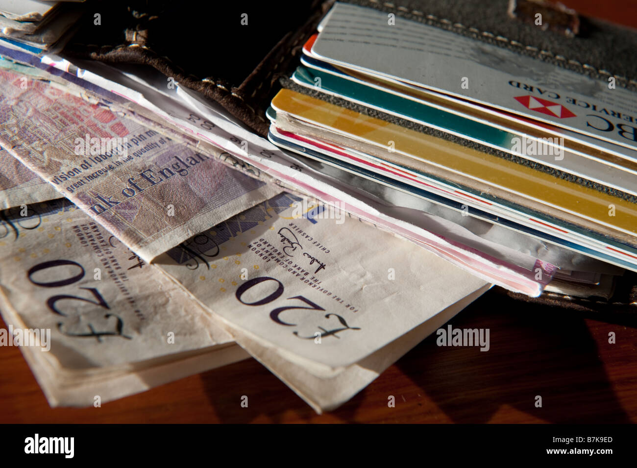 Cash credit card uk hi-res stock photography and images - Alamy