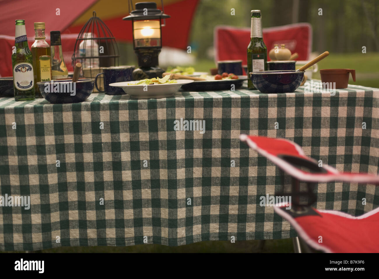 Laid out table hi-res stock photography and images - Alamy