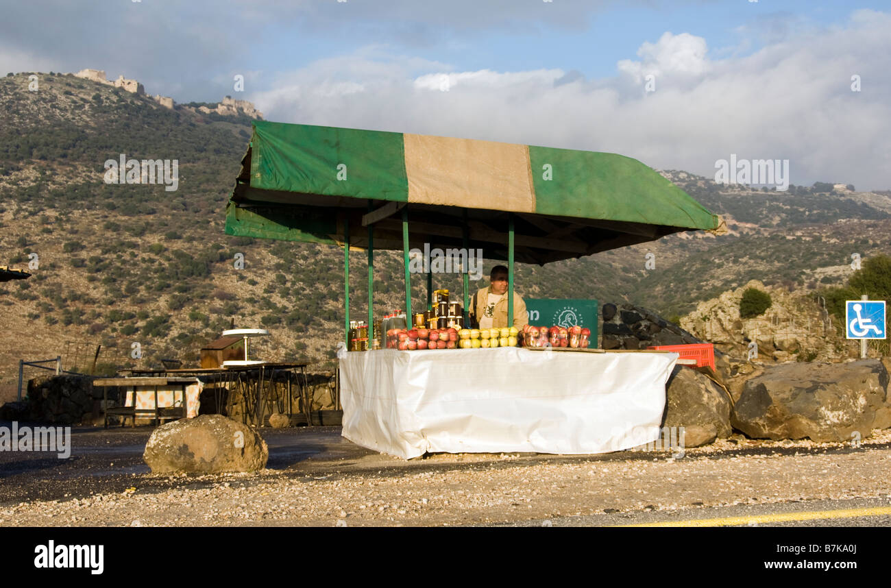Road side fruit stall hi-res stock photography and images - Alamy