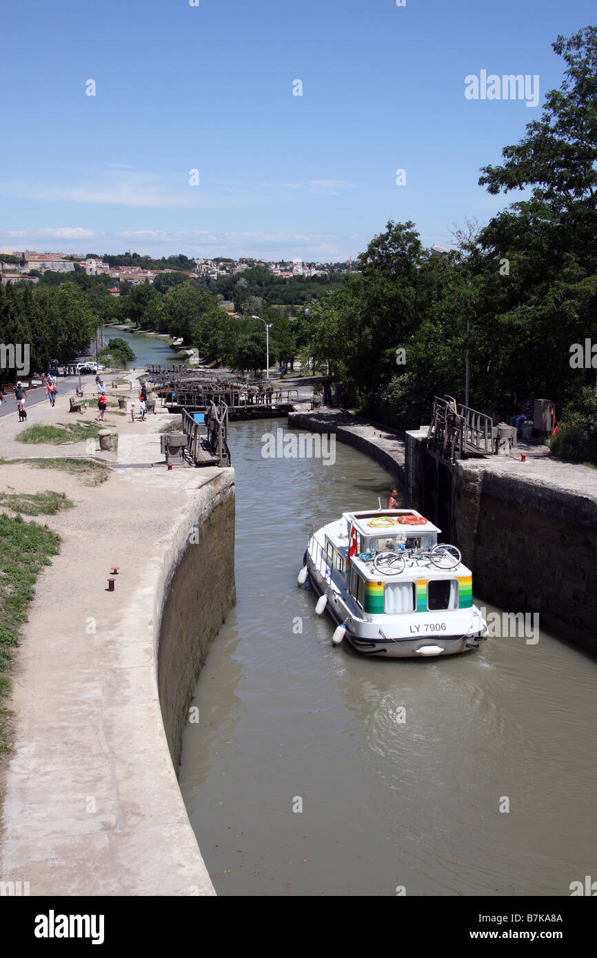 Descent with 7 locks of the canal du midi in beziers Stock Photo - Alamy