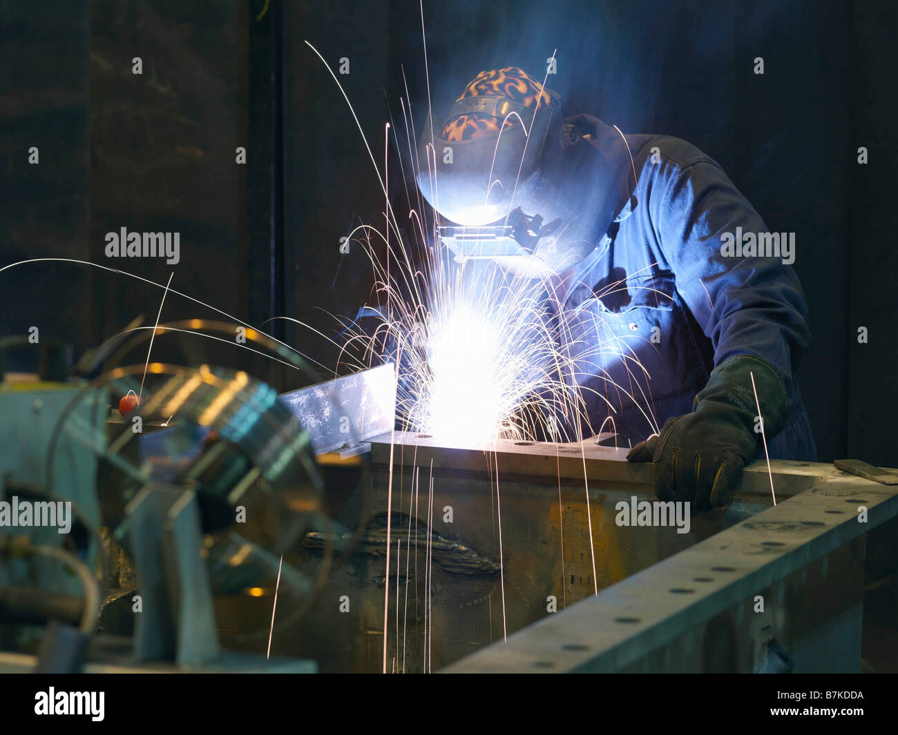 Engineer and welding hi-res stock photography and images - Alamy