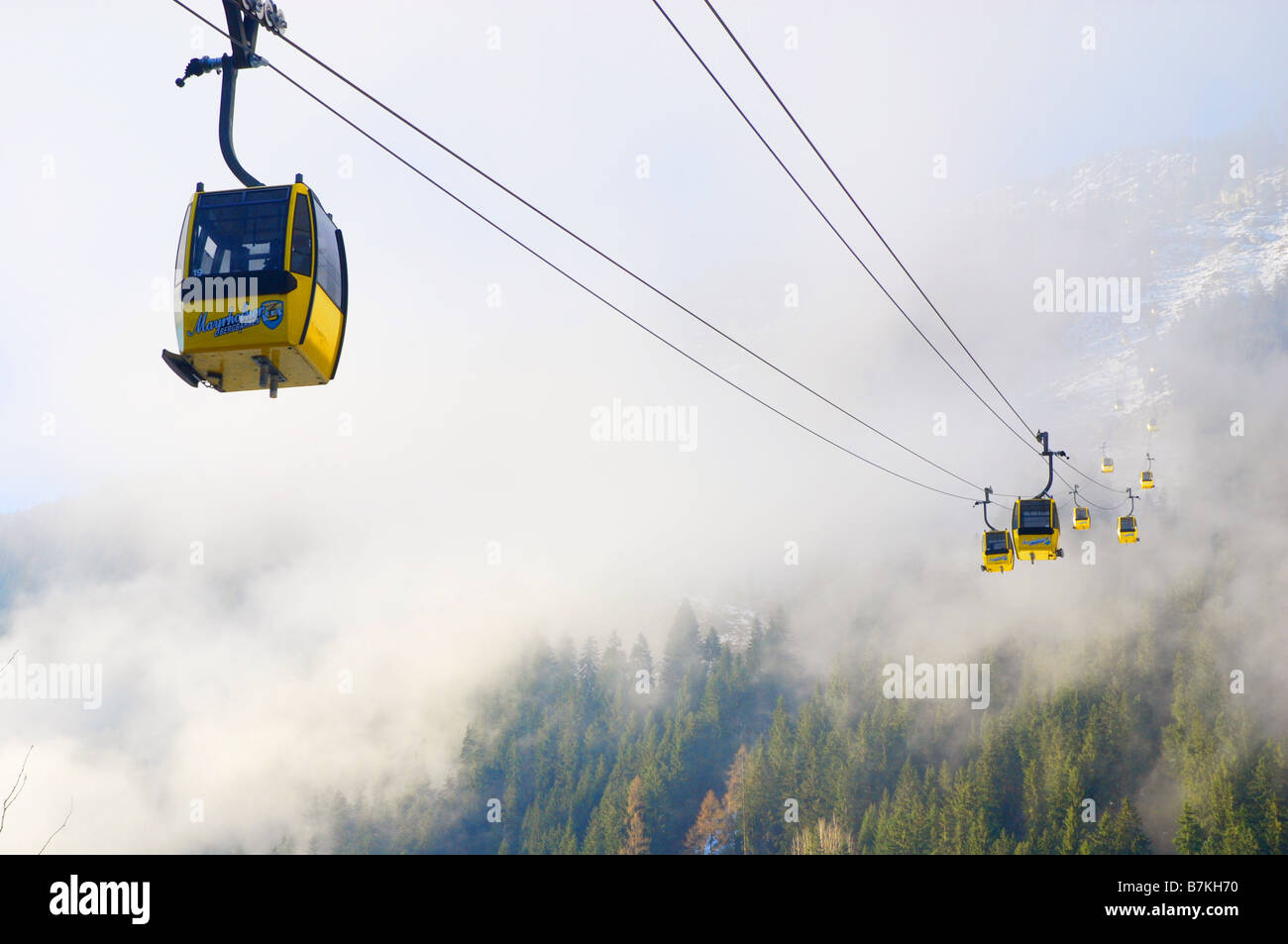 Cable car line from mountains hi-res stock photography and images - Alamy