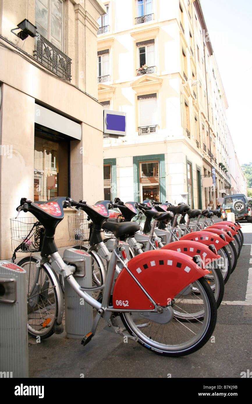 Buildings in the centre of the city Bike station Stock Photo - Alamy