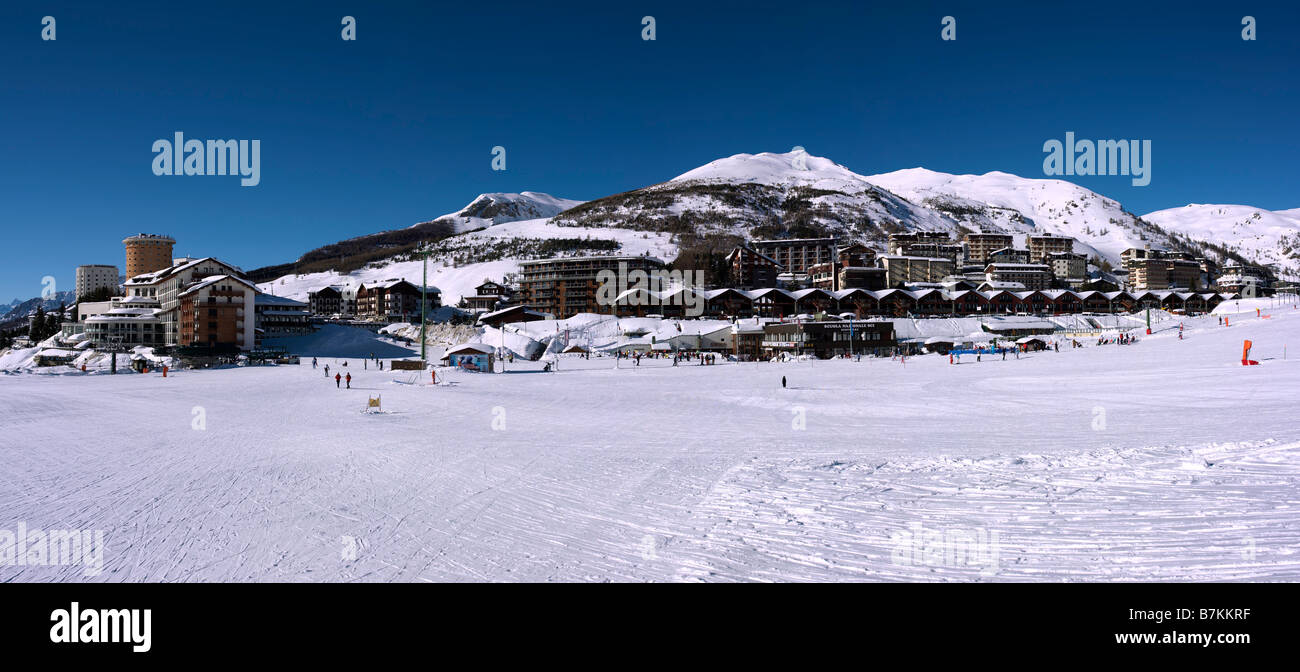 Sestriere ski resort hi-res stock photography and images - Alamy
