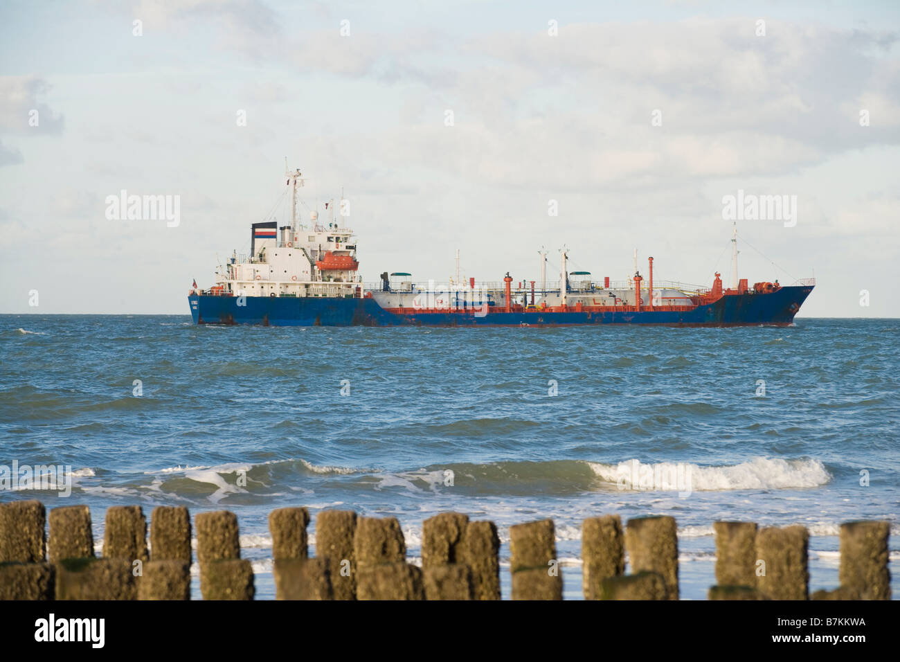 Cargoship and coast hi-res stock photography and images - Alamy