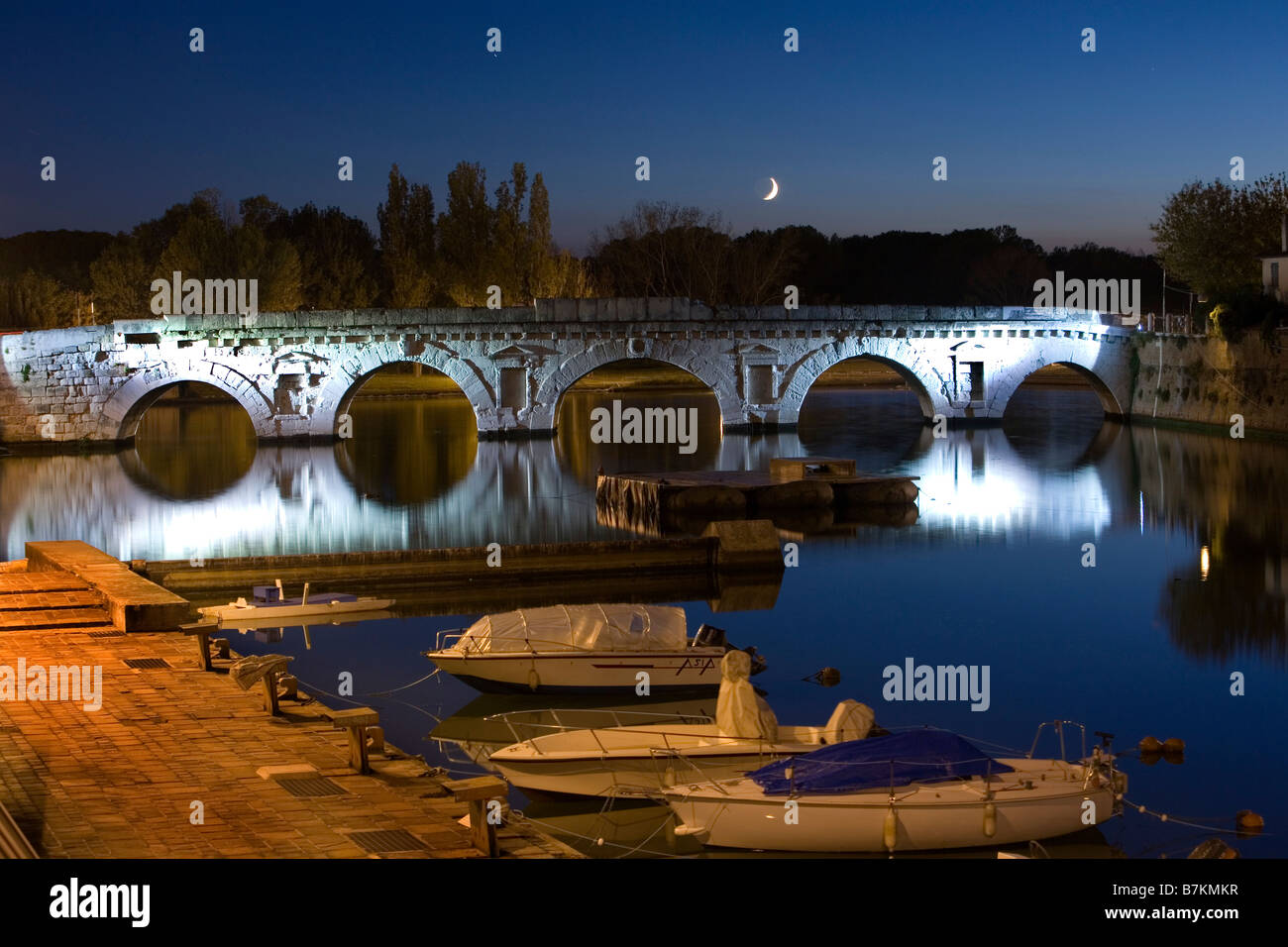Bridge pier roman historical hi-res stock photography and images - Alamy