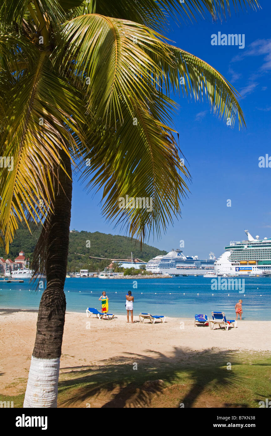 Ocho rios, st ann, jamaica beach hi-res stock photography and images ...