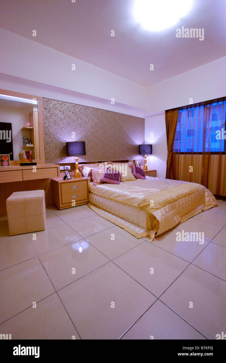 Large modern bedroom Stock Photo - Alamy