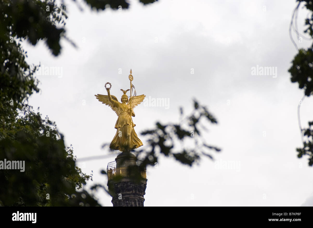 Goldelse Siegessaule Berlin Stock Photo - Alamy