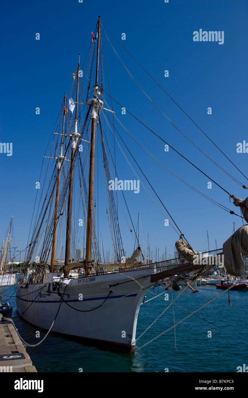 Harbor sailing ships hi-res stock photography and images - Alamy