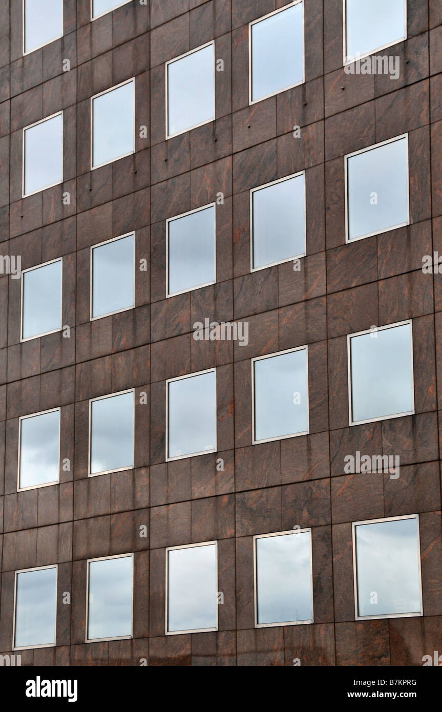 Square glass windows building hi-res stock photography and images - Alamy