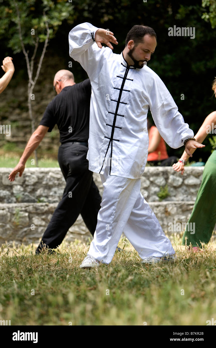 Group people doing tai chi hi-res stock photography and images - Alamy