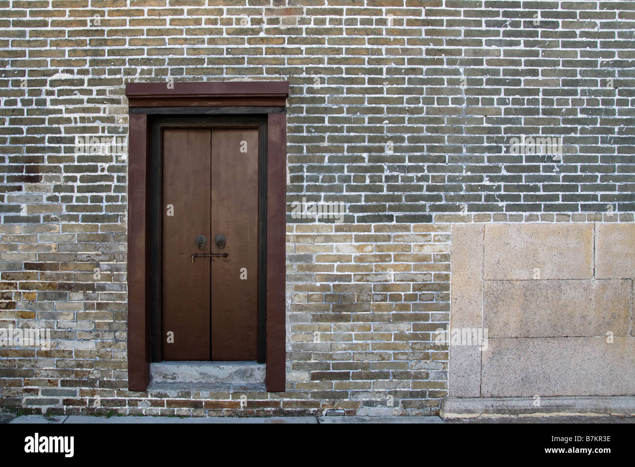 Wooden door china hi-res stock photography and images - Alamy