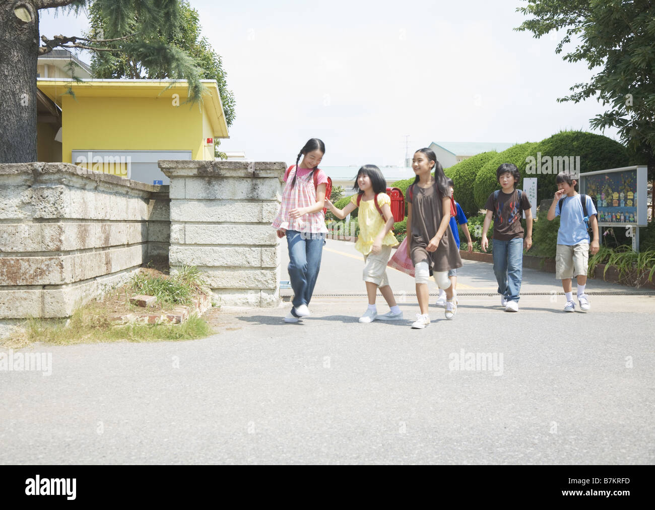 Elementary school students commute Stock Photo - Alamy