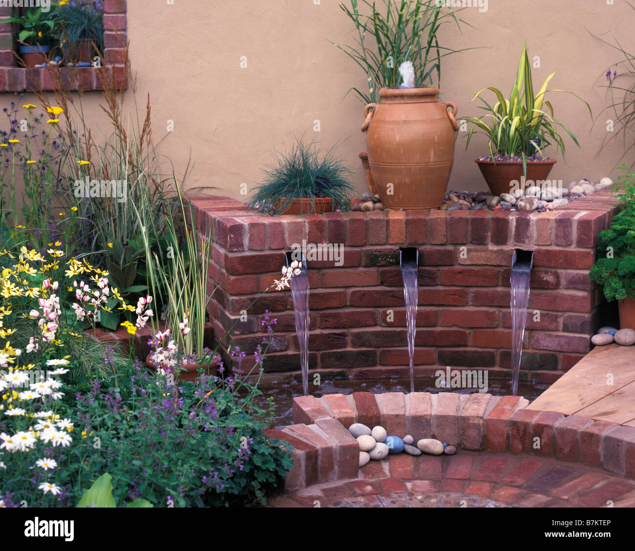 Water spouts hi-res stock photography and images - Alamy