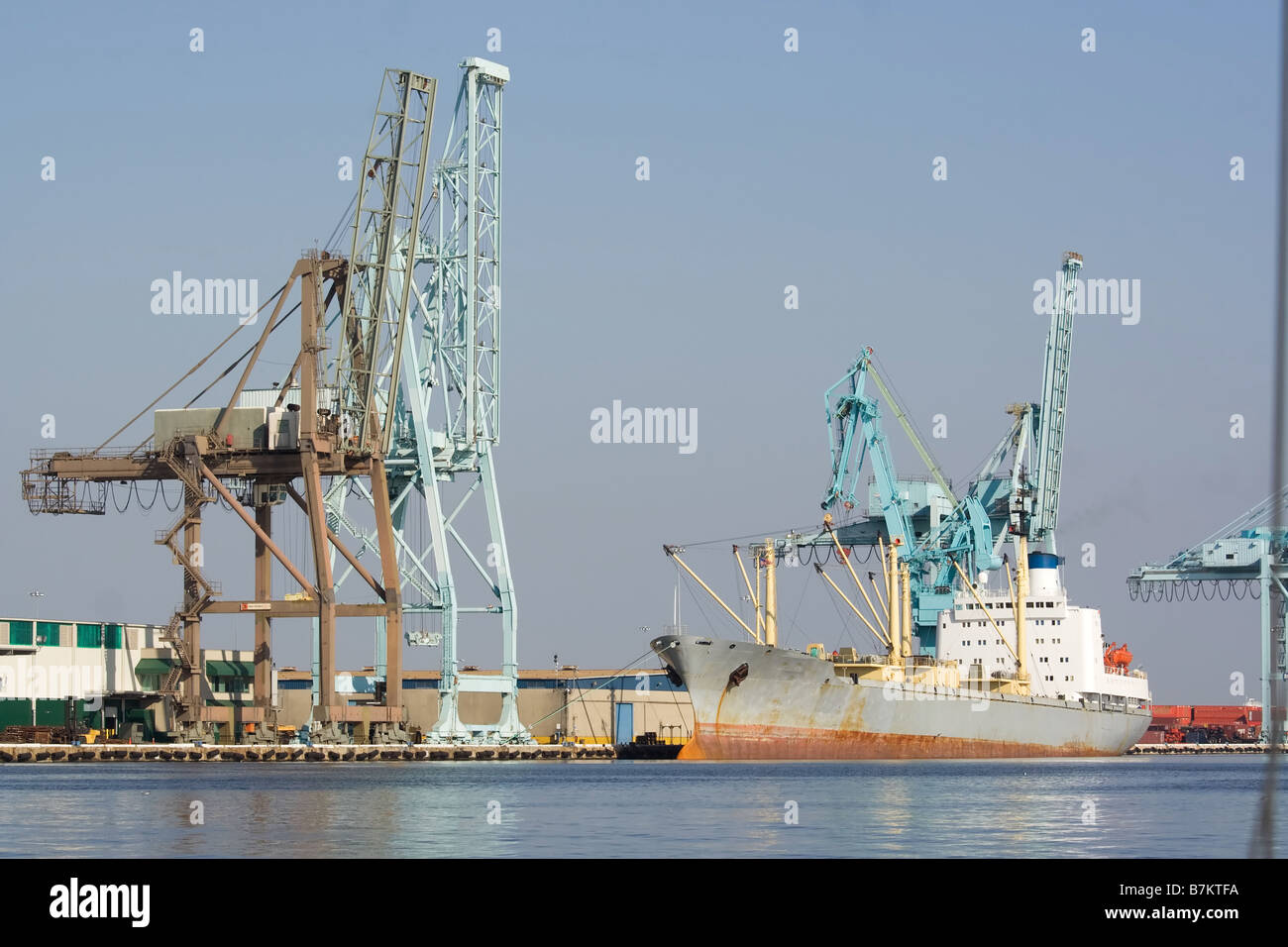 Container ship alongside dock port hi-res stock photography and images ...