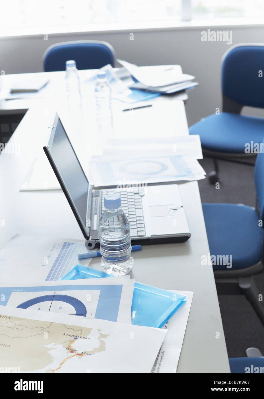 Messy conference room hi-res stock photography and images - Alamy