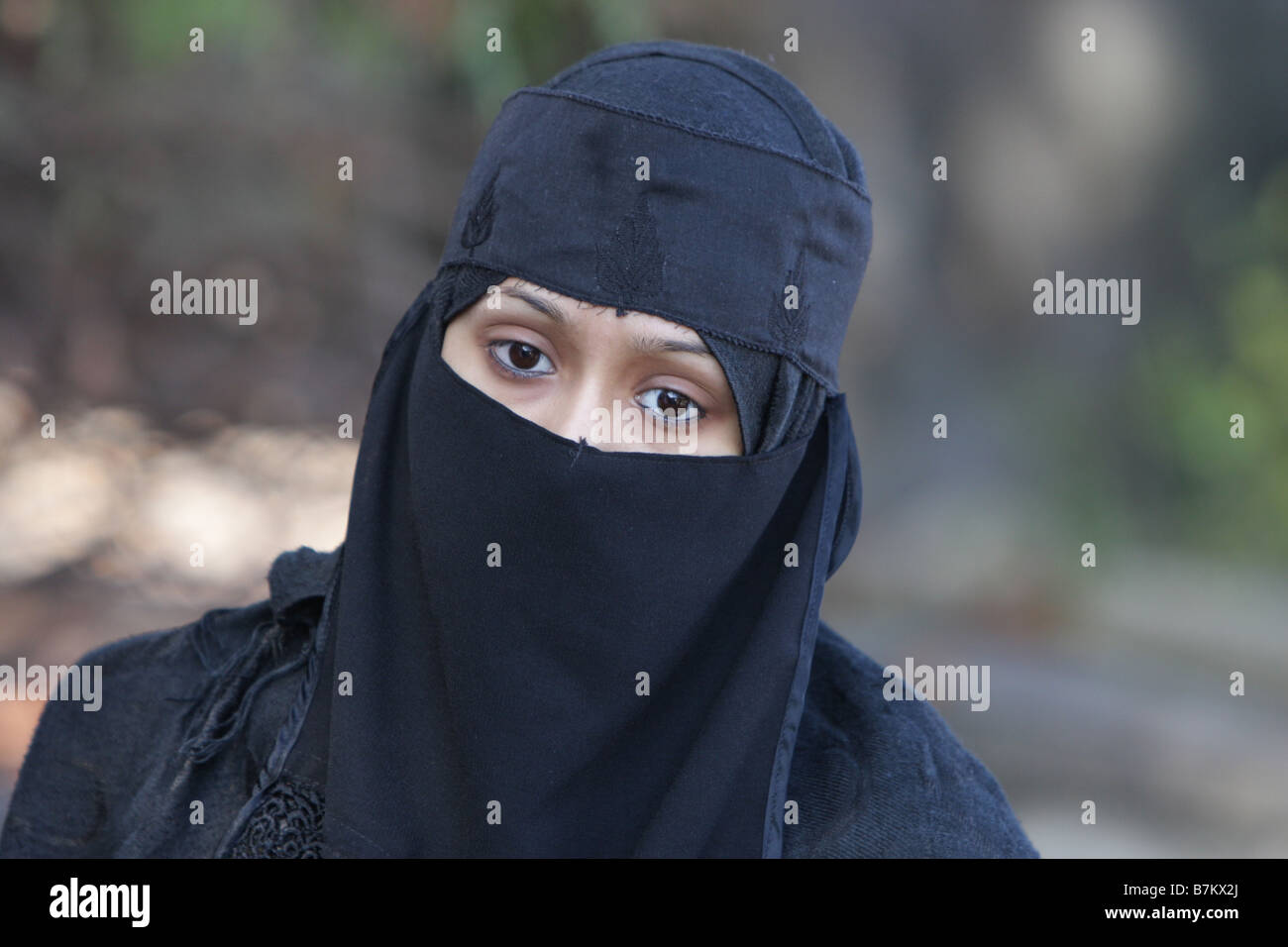 Veil muslim hi-res stock photography and images - Alamy