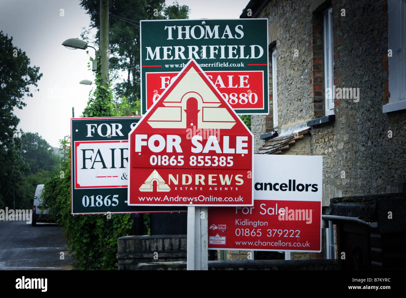 For Sale Signs in Oxfordshire Stock Photo - Alamy
