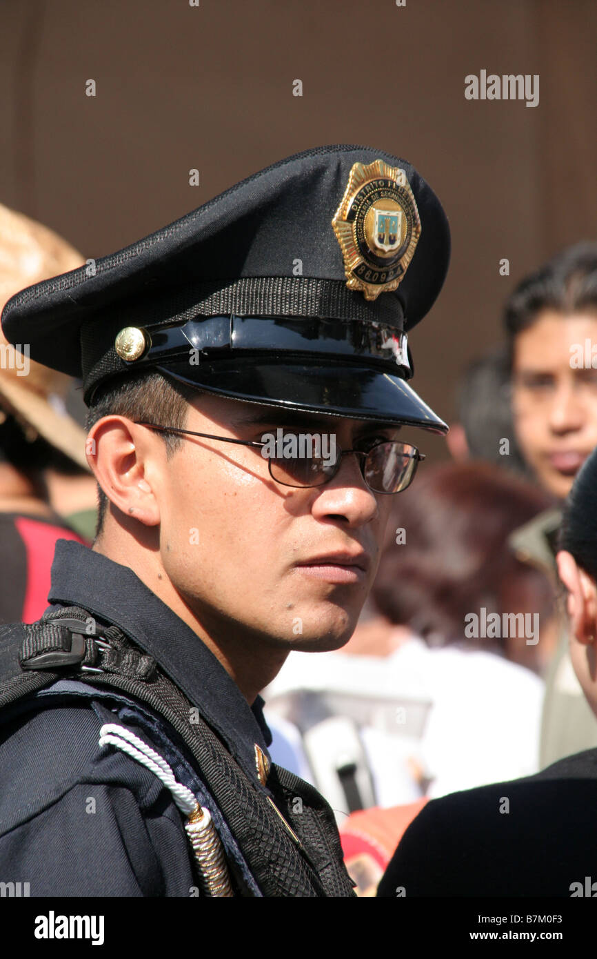 Mexican policeman hi-res stock photography and images - Alamy