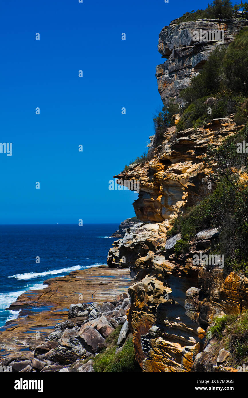 A rocky cliff at North Head, NSW, Australia Stock Photo - Alamy