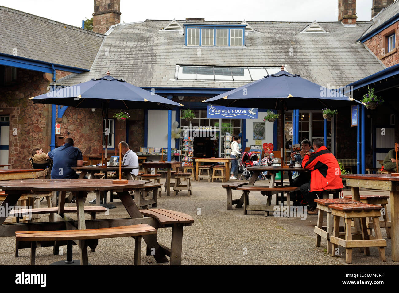 Stable yard hi-res stock photography and images - Alamy