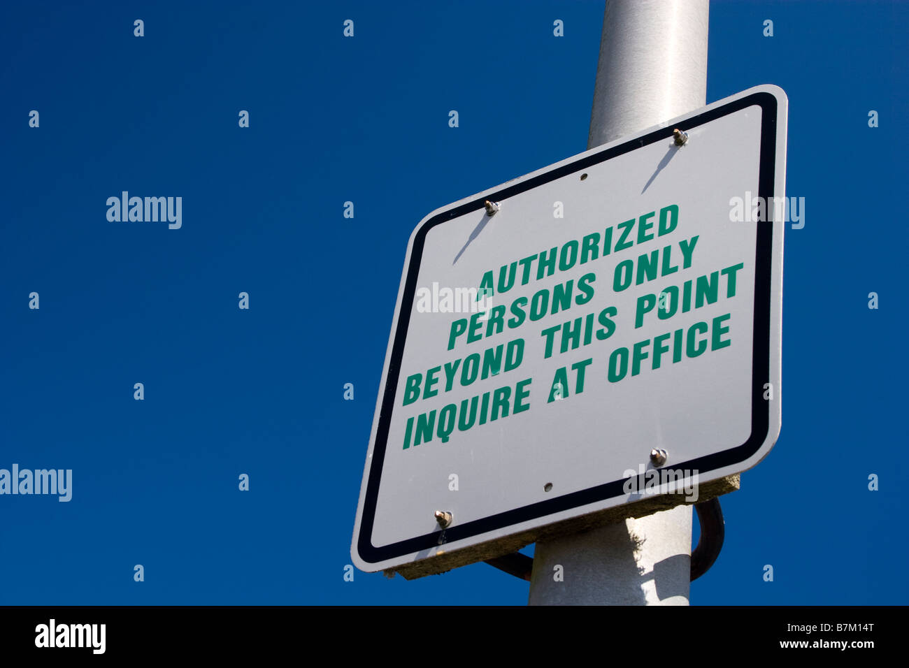 Authorized entry only sign hi-res stock photography and images - Alamy