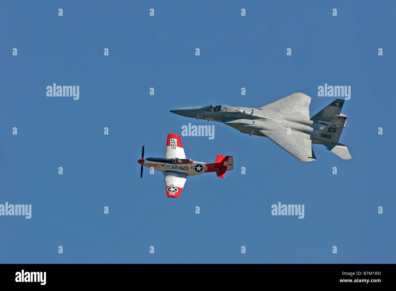 USAF F-15 Eagle and FF-525 P 5-D Mustang (Heritage Flight Museum) in ...