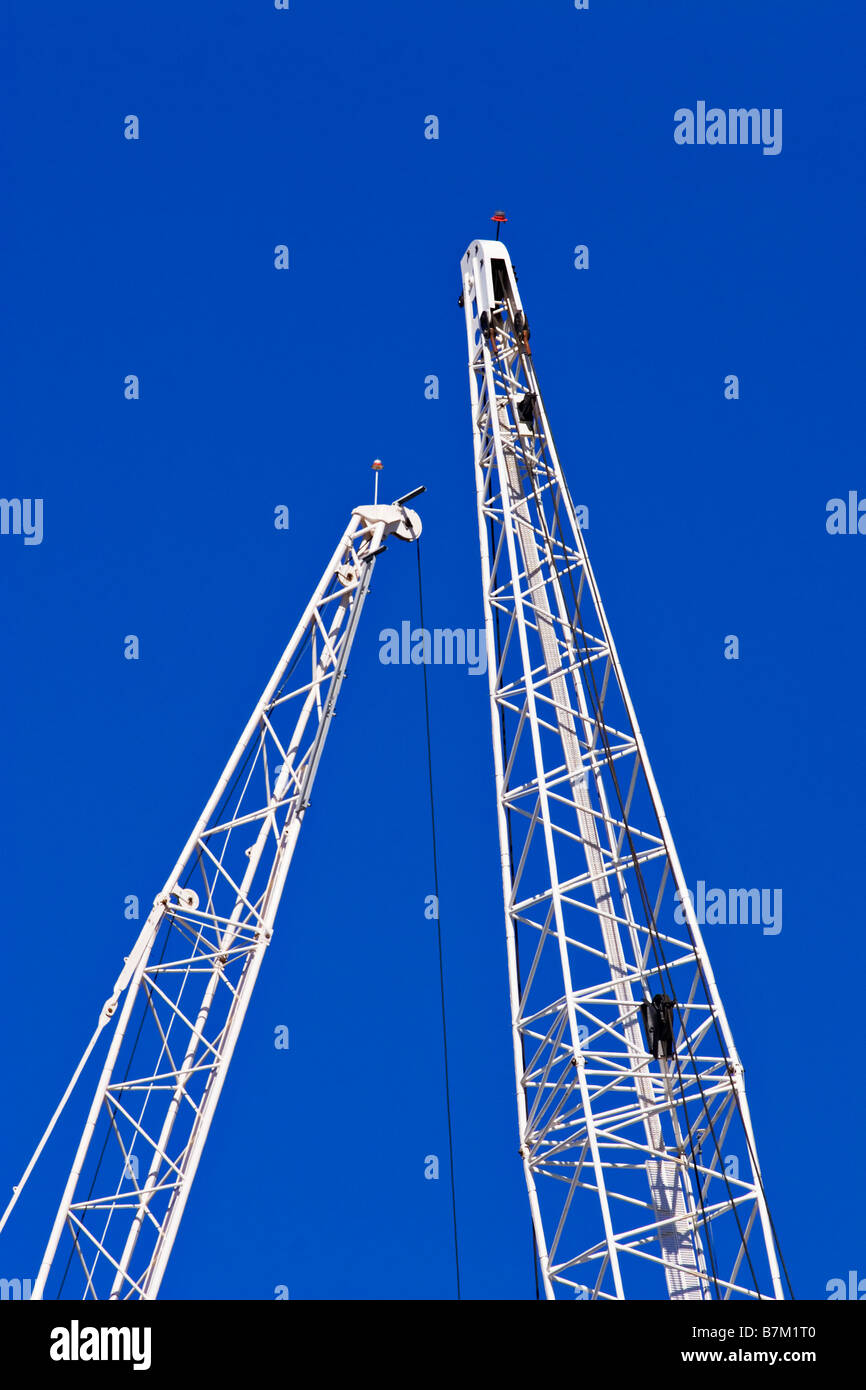 Construction tower cranes hi-res stock photography and images - Alamy