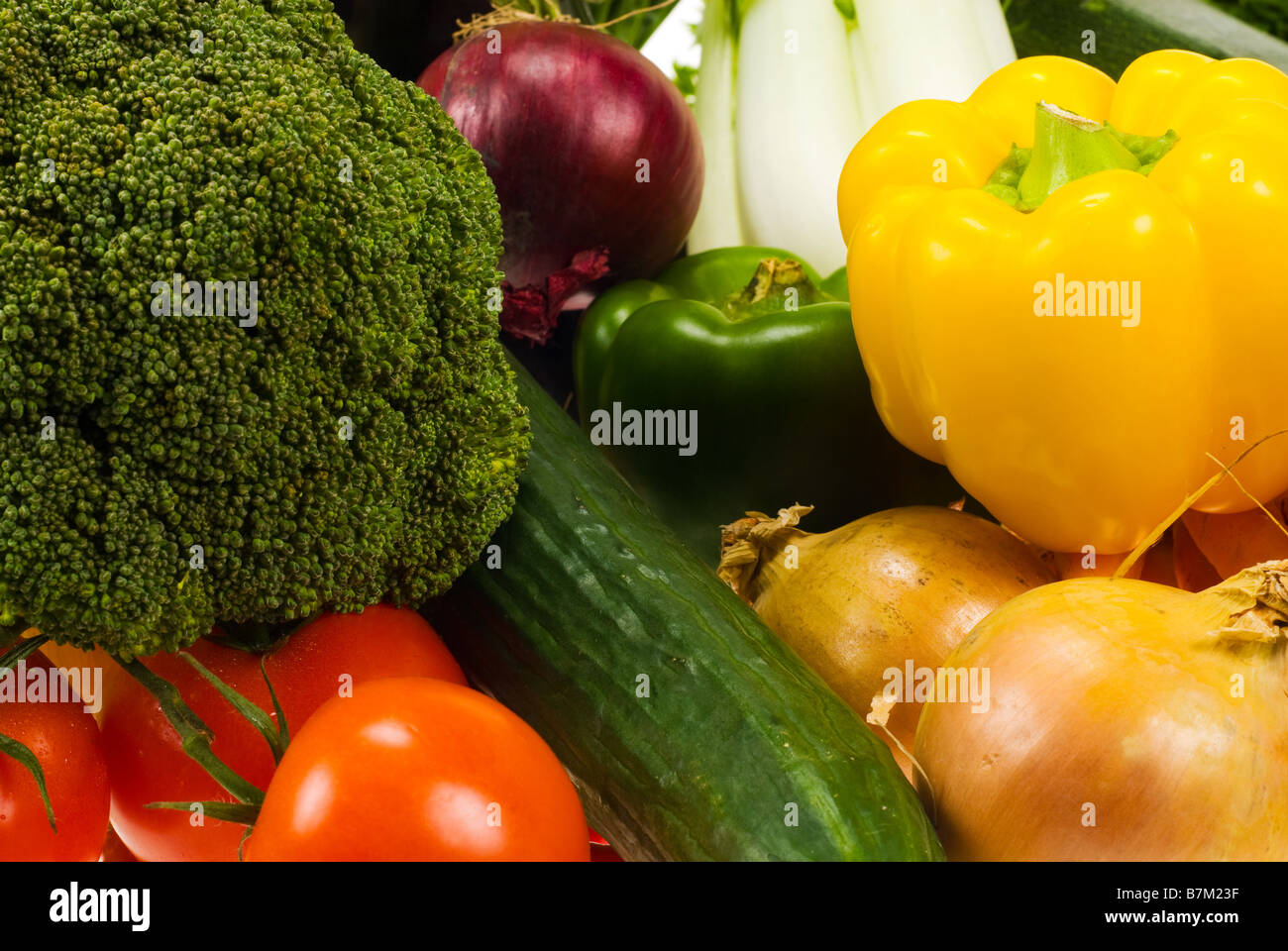 Green vegetables broccoli pak hi-res stock photography and images - Alamy
