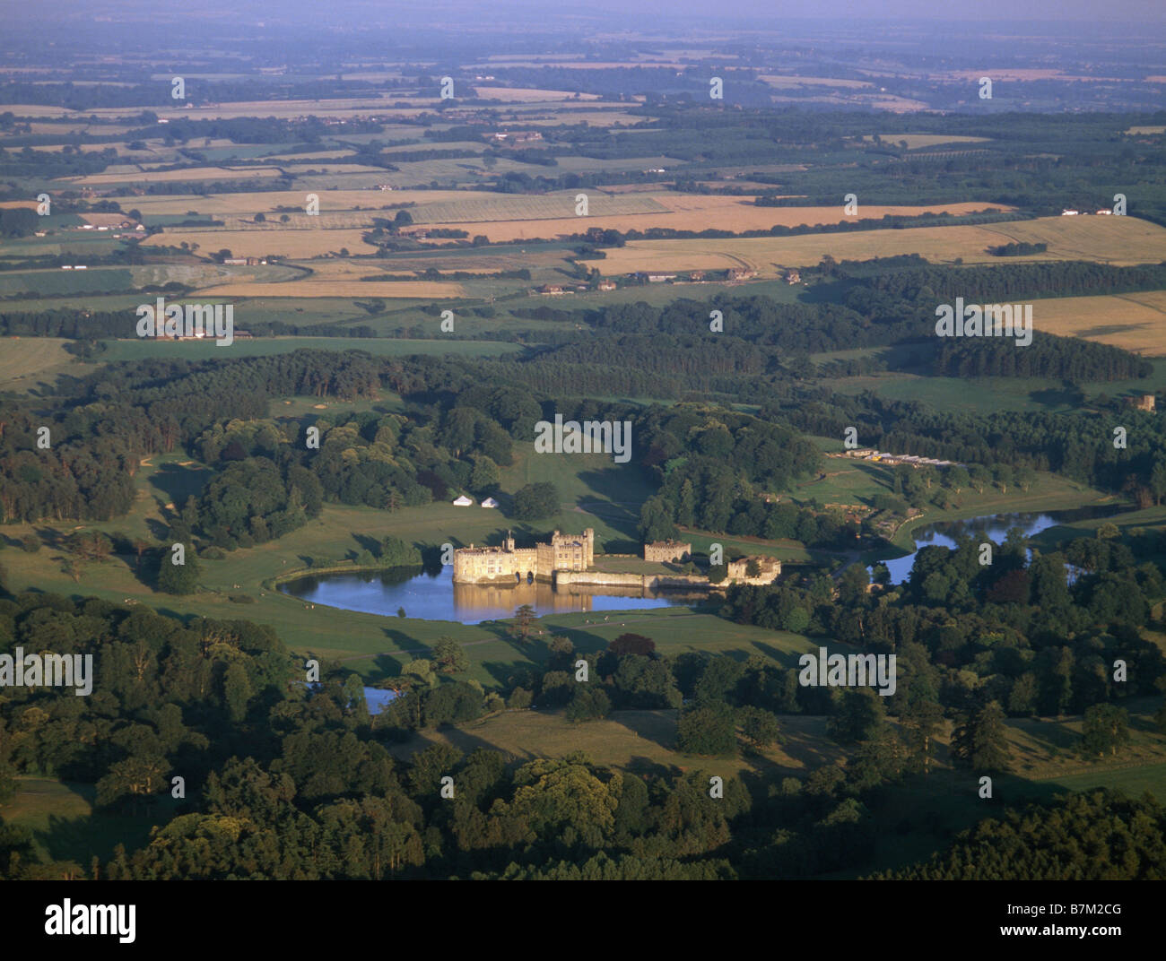 Leeds castle kent aerial hi-res stock photography and images - Alamy