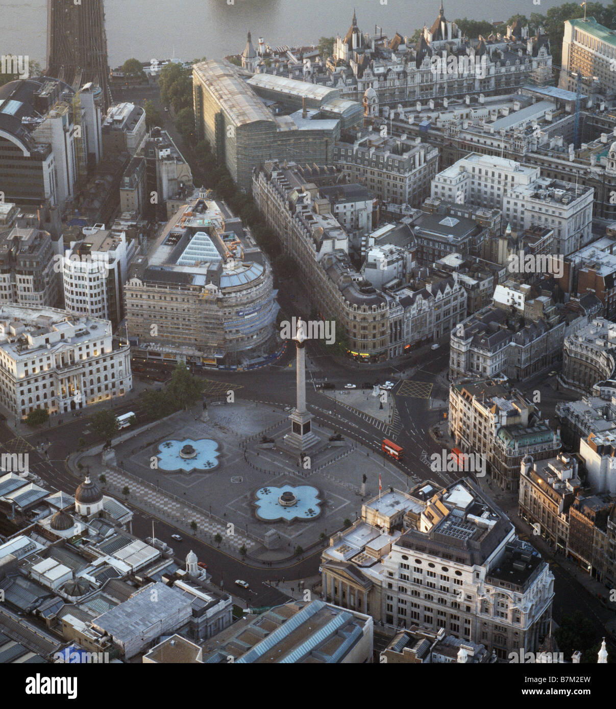 Aerial Of Trafalgar Square Stock Photos & Aerial Of Trafalgar Square ...