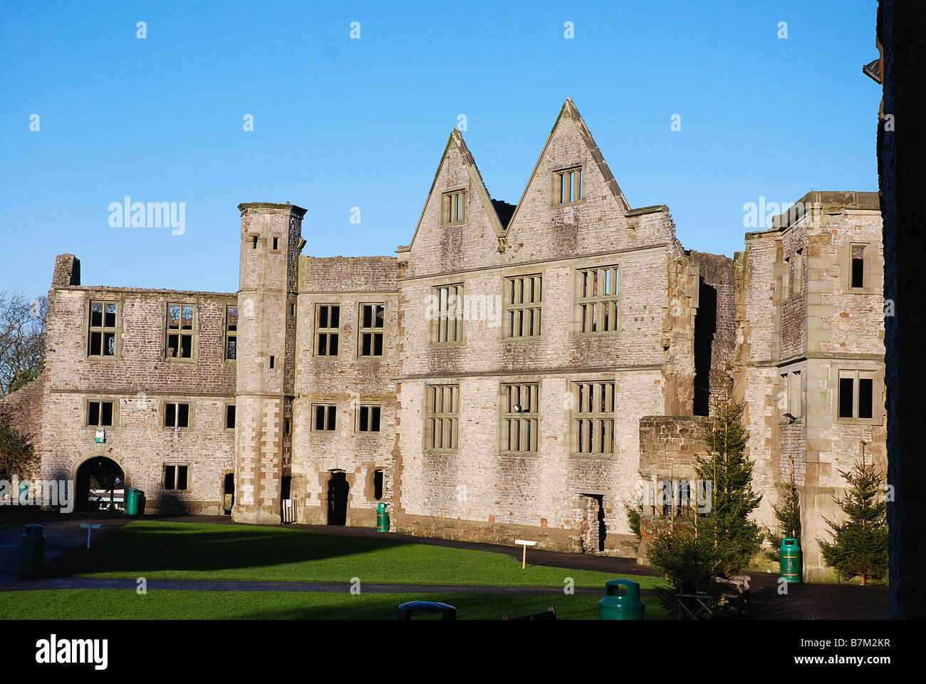 Dudley castle midlands hi-res stock photography and images - Alamy